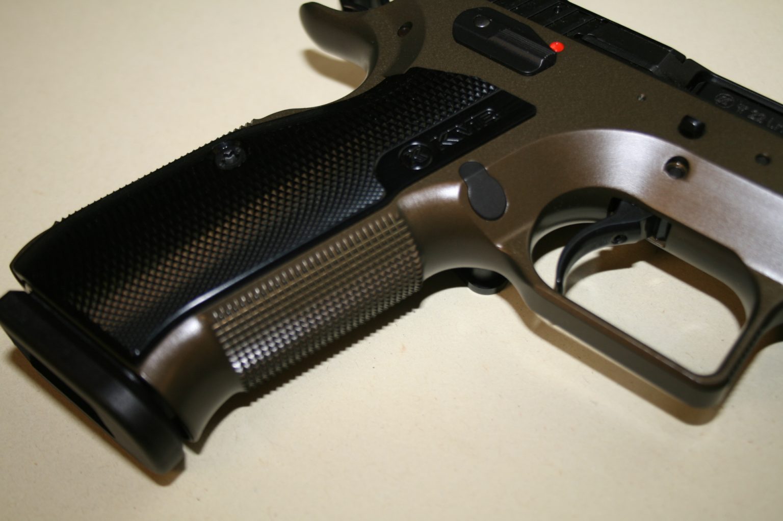 Pistolet KMR S-02 calibre 22LR Fileté et Optic Ready – Armurerie Douillet